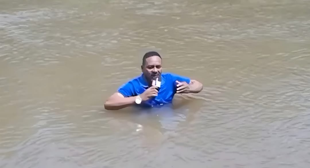 Periodista encuentra el cuerpo de una niña desaparecida en un río ...
