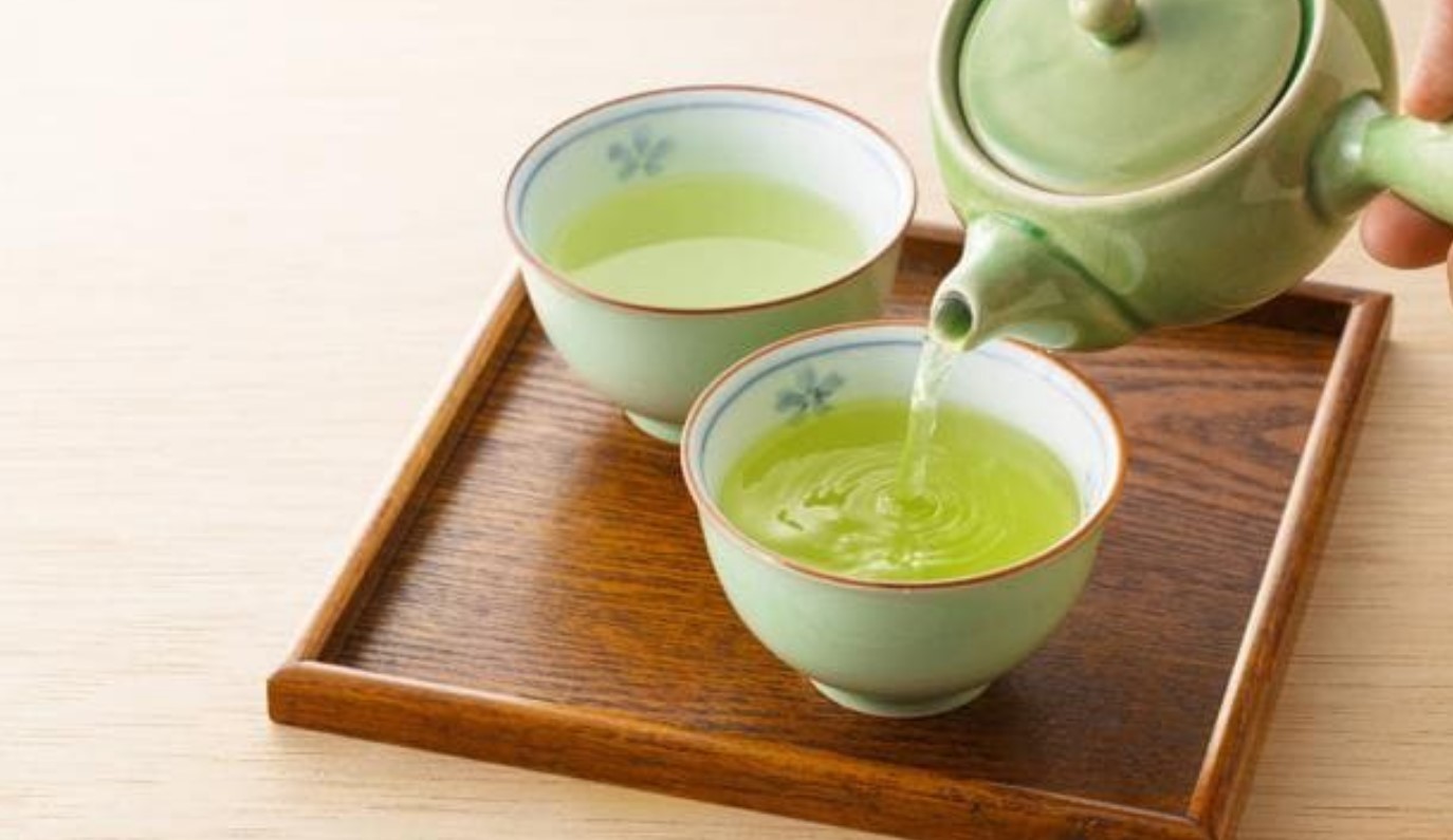 Cuáles son los beneficios del té de apio y cómo prepararlo | Guillermo ...